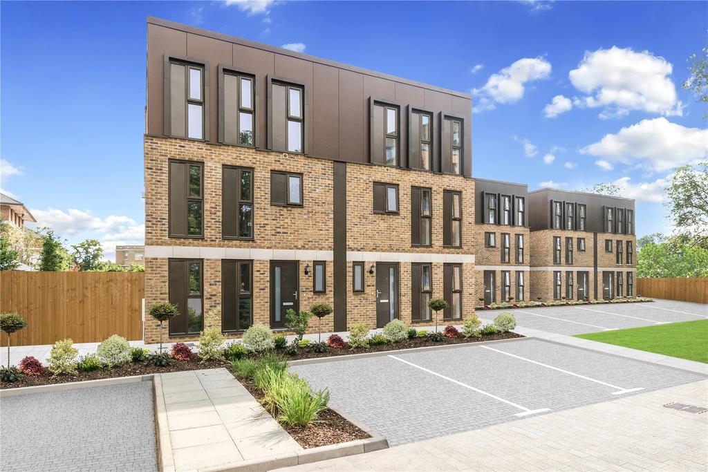 Walton Court Gardens... 4 bed semi-detached house - £824,950