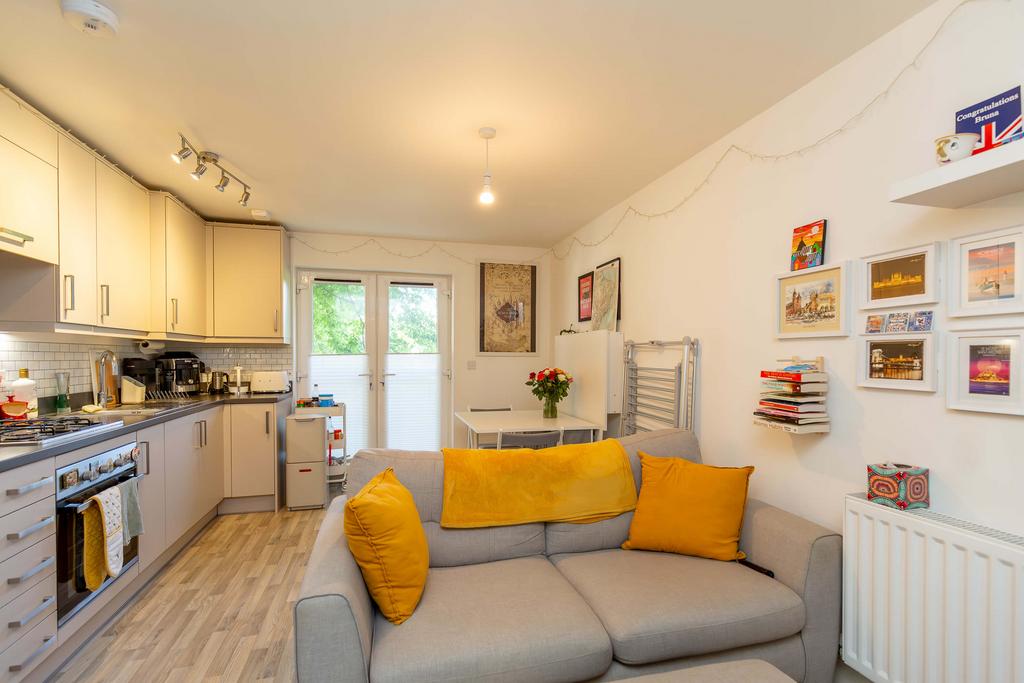 at Victoria Gate, 63 St James Park... 1 bed duplex - £90,000