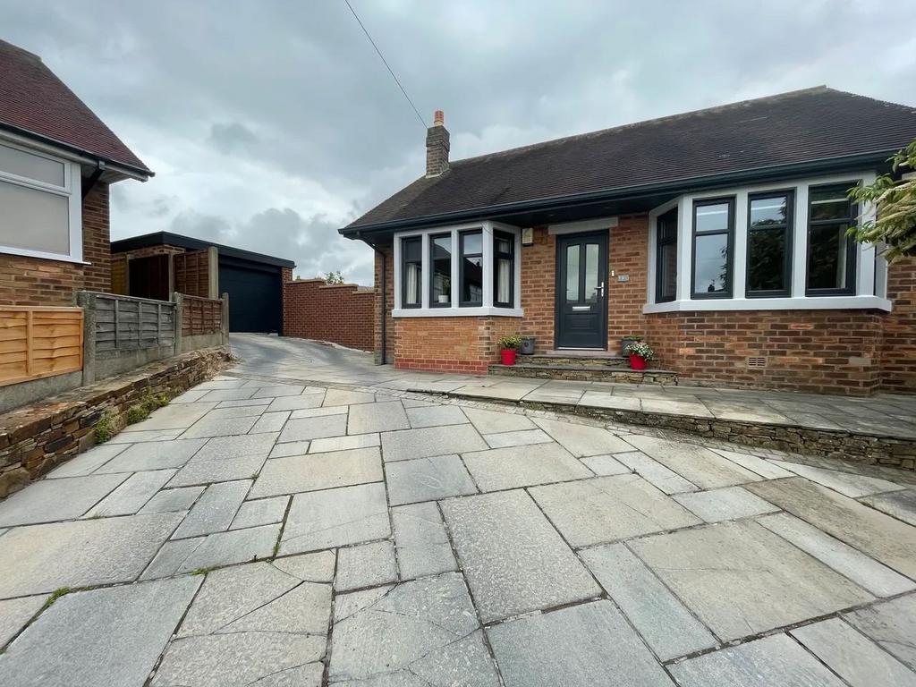 Hillside Close, Layton, Blackpool... 2 bed detached bungalow - £210,000