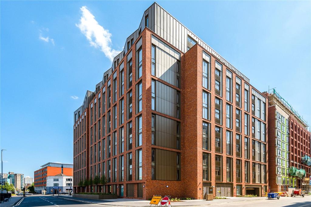 Spinners Yard, Spinners Lane, LS7 3 bed apartment to rent - £2,015 pcm (£465 pw)