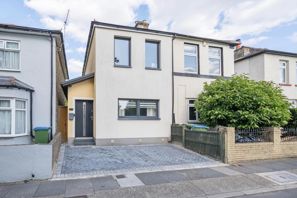 Woolwich Road, Bexleyheath, Kent 3 bed semi-detached house for sale - £ ...