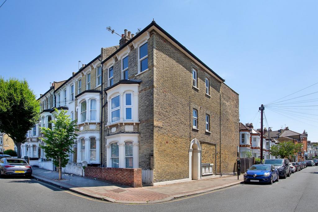 Limburg Road, London 2 bed flat - £575,000