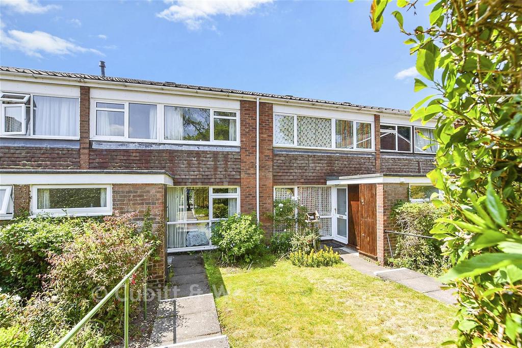 Harrison Close, Reigate, Surrey 3 bed terraced house - £470,000