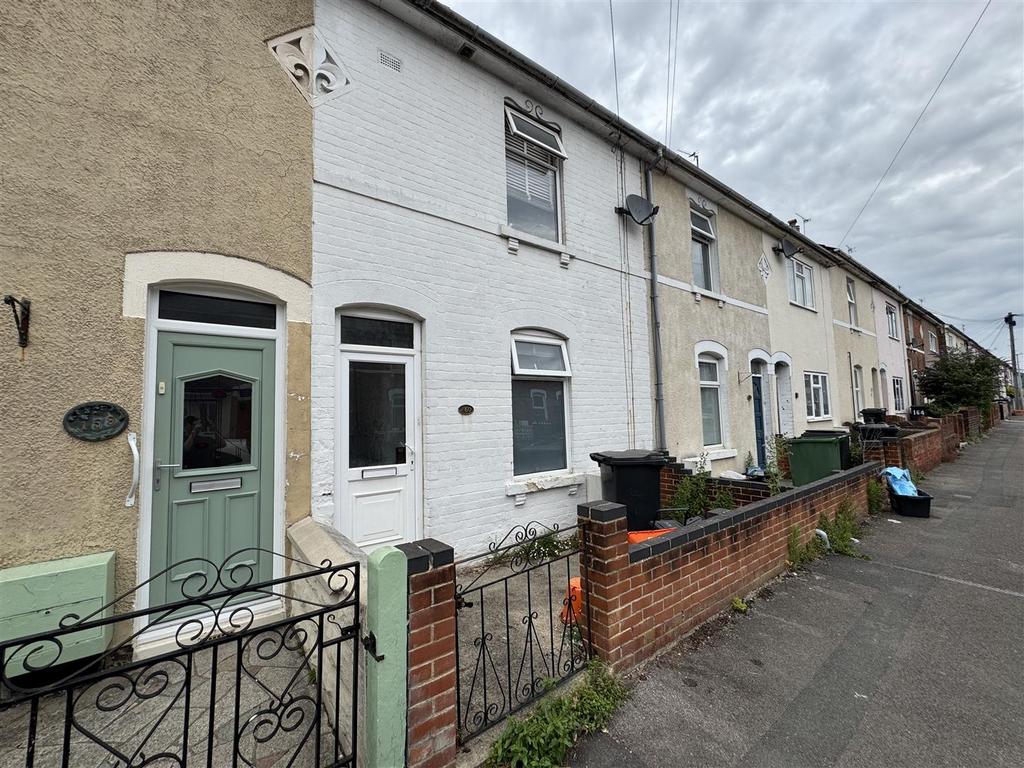 Redcliffe Street, Swindon SN2 2 bed terraced house - £210,000