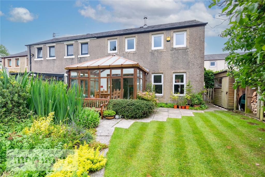 Riverside, Clitheroe, Lancashire, BB7 3 bed semi-detached house for ...