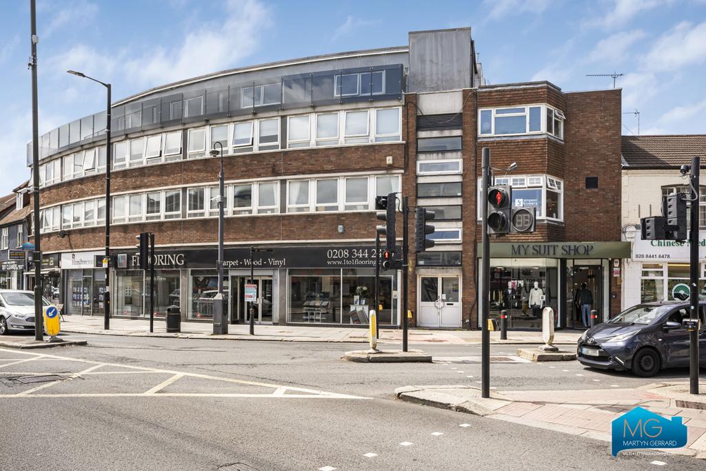 High Street, Barnet, London, EN5 2 bed apartment to rent - £1,700 pcm ...