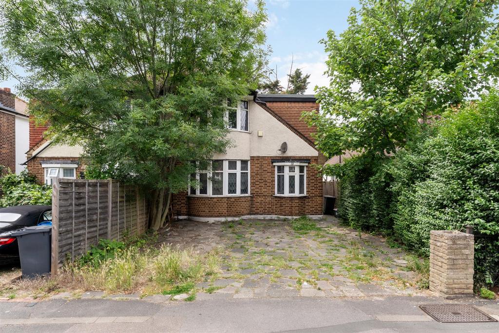 Grand Drive, Raynes Park SW20 4 bed semi-detached house for sale - £850,000