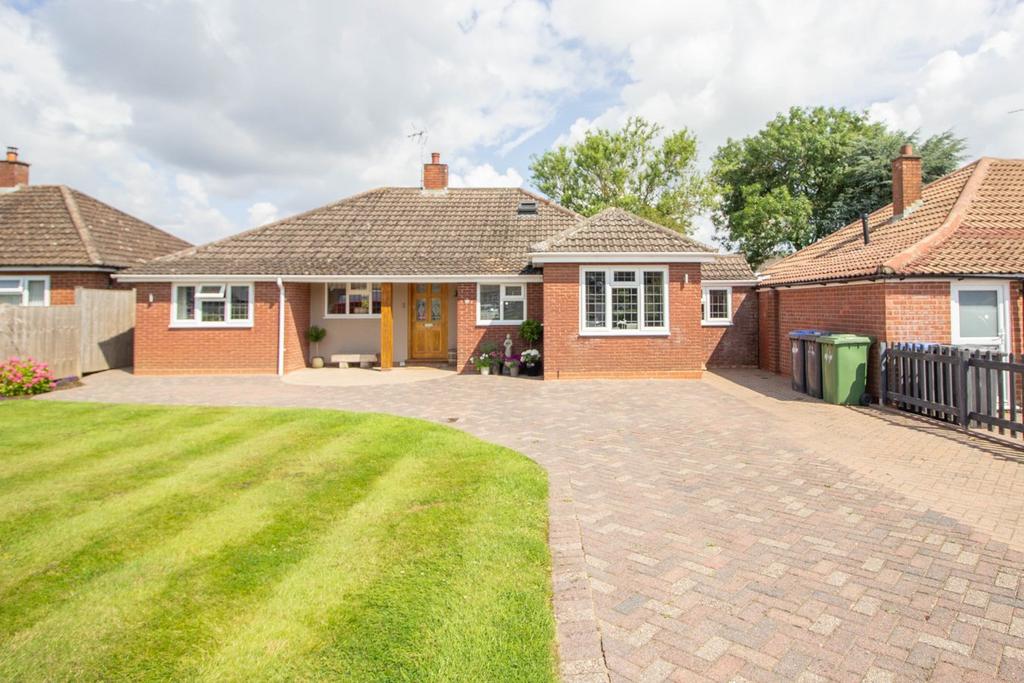Colledge Close, Brinklow, Rugby, CV23 3 bed detached bungalow for sale ...