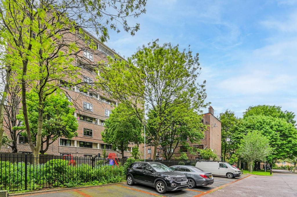 Cluse Court, Angel, London, N1 3 bed flat to rent - £3,350 pcm (£773 pw)