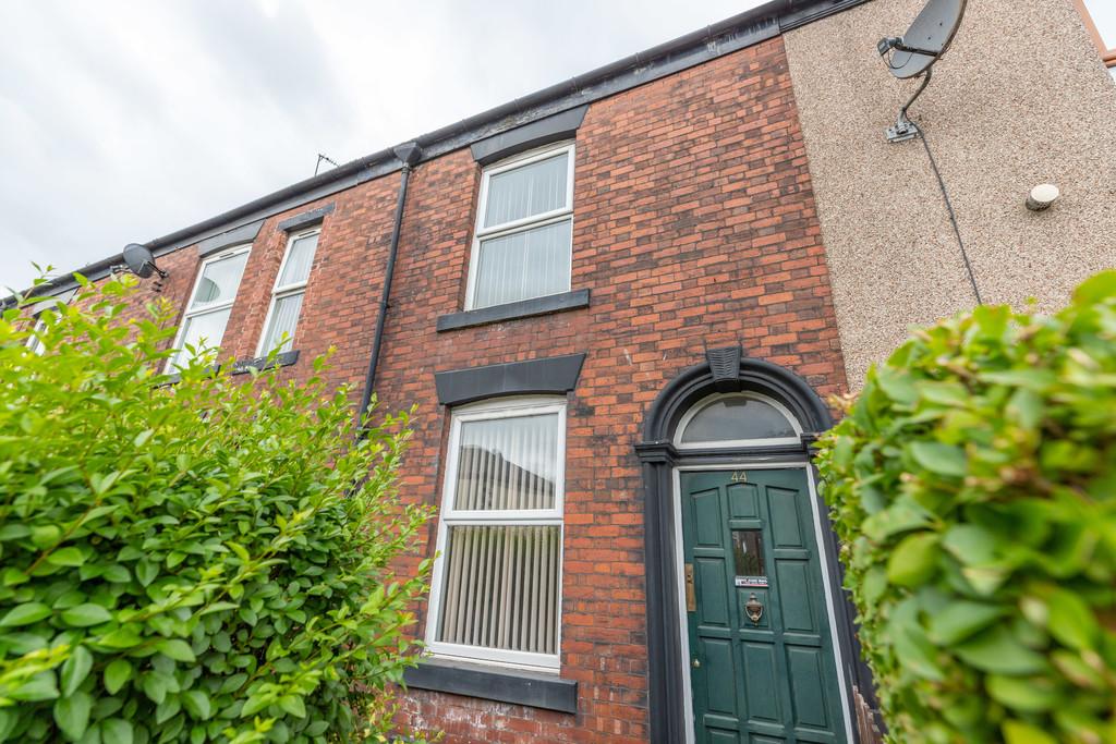 Middleton Road, Heywood OL10 2 bed terraced house - £130,000