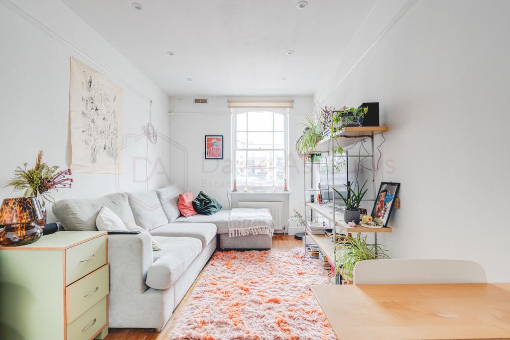 Dalston Lane, Hackney, London 2 bed flat to rent - £2,250 pcm (£519 pw)