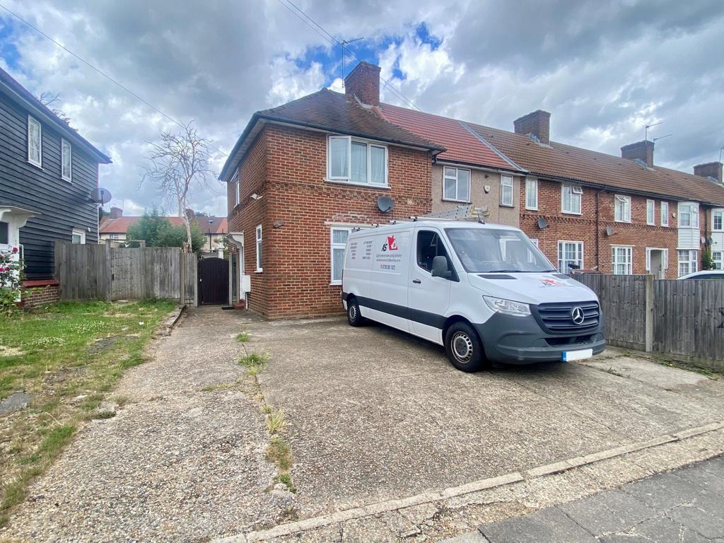 Watling Avenue, Edgware, HA8 2 bed semi-detached house for sale - £450,000