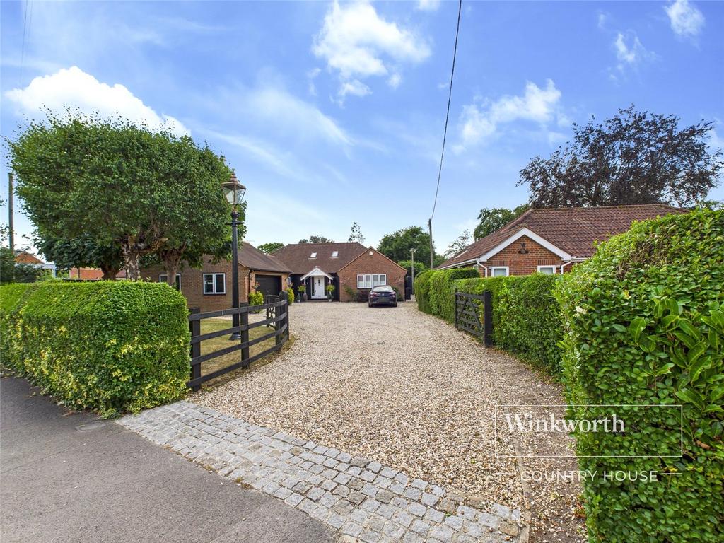 Victoria Road, Mortimer Common... 5 bed detached house for sale - £ ...