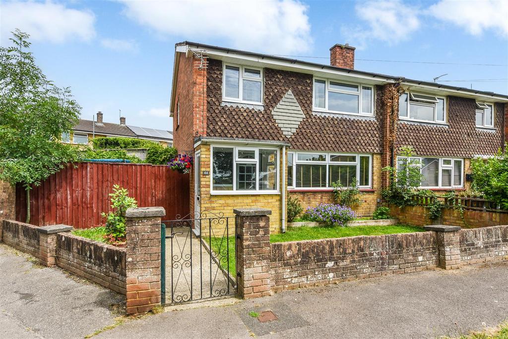 Broxhead Road, Havant 3 bed semi-detached house for sale - £280,000