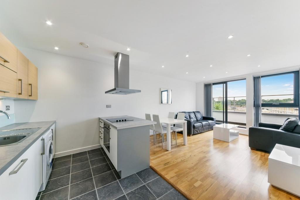 Devons Road, Bow, London, E3 3 bed flat - £2,860 pcm (£660 pw)