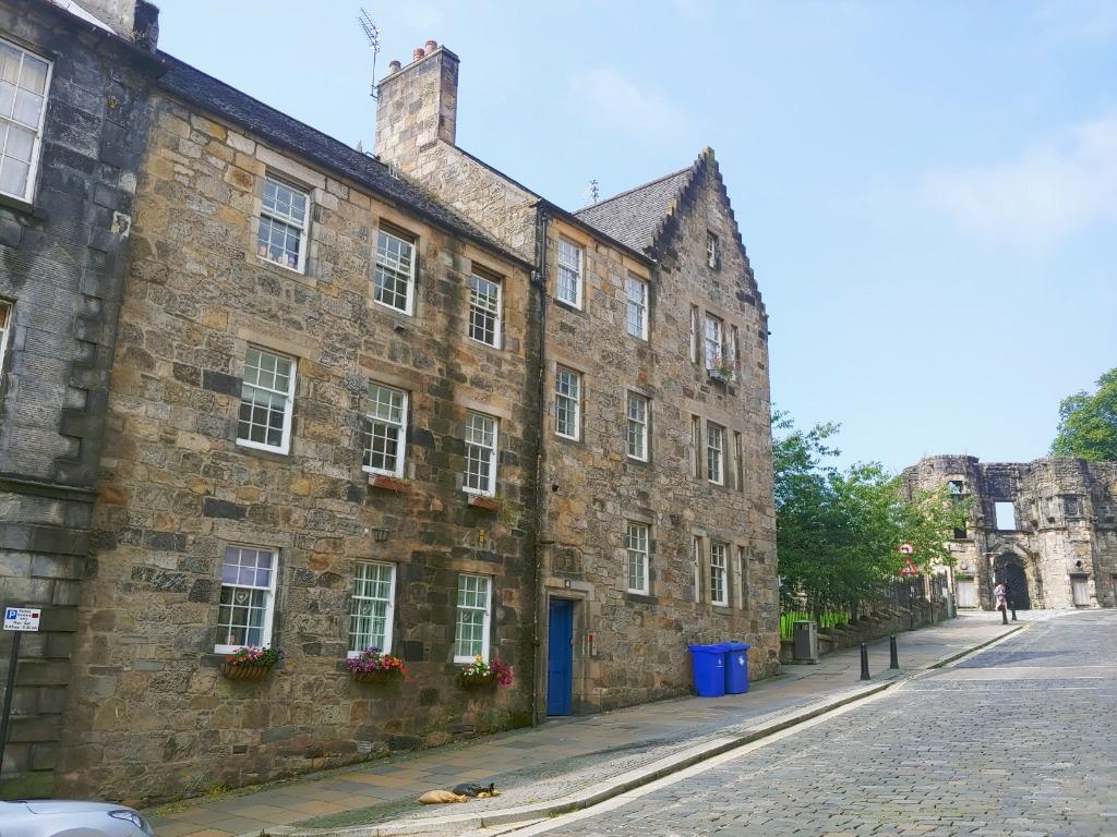 Broad Street, Stirling Town... 2 bed flat to rent - £1,200 pcm (£277 pw)