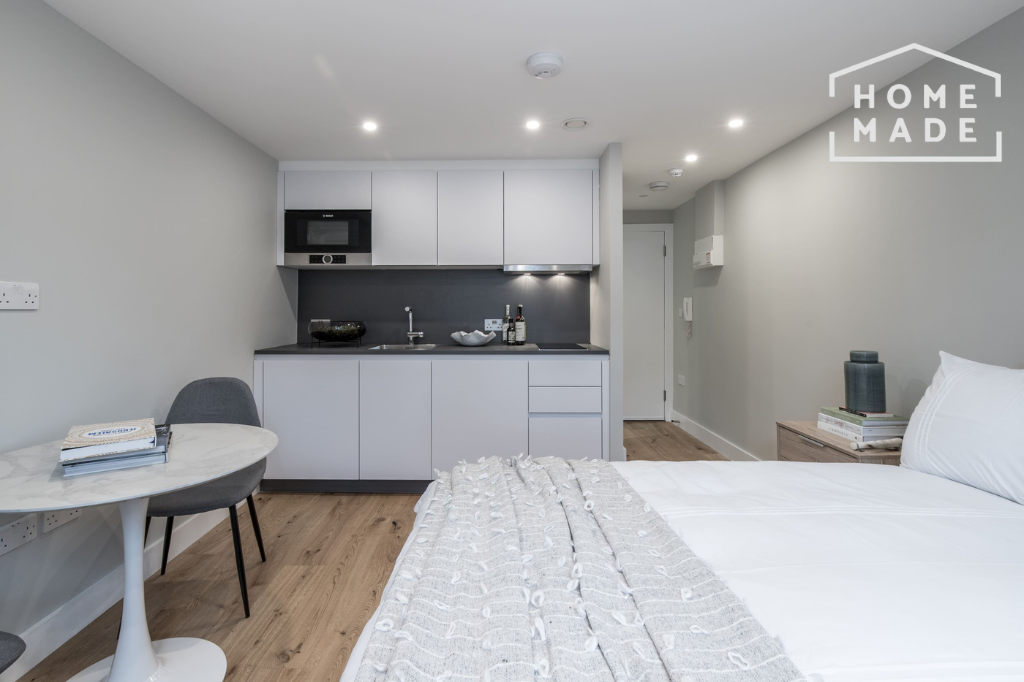 Croxley Road, Queens Park, W9 Studio to rent - £1,300 pcm (£300 pw)