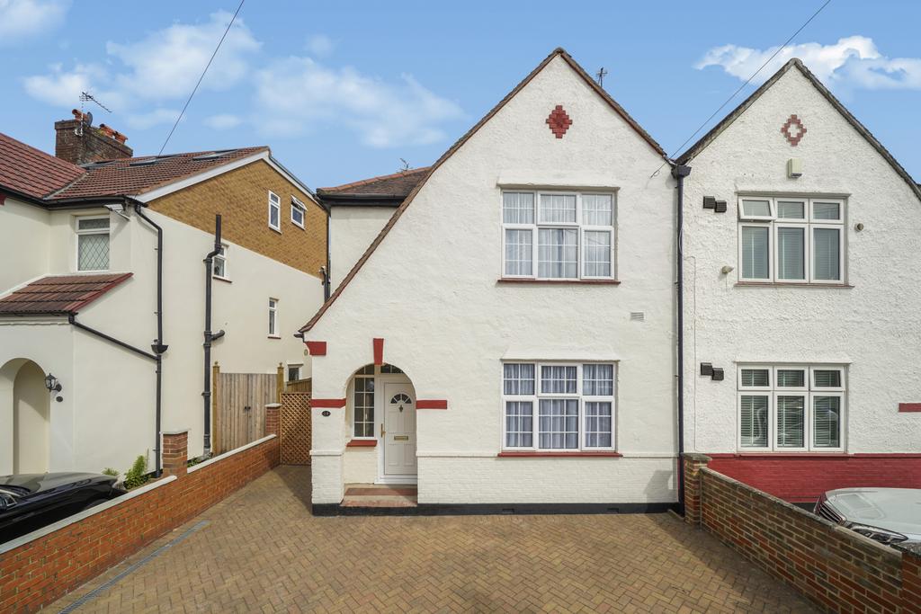 Chatsworth Crescent, Hounslow, TW3 4 bed semi-detached house for sale ...