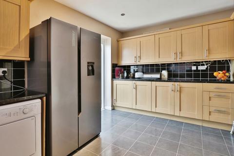 Houses for sale around HU12 8PW | OnTheMarket