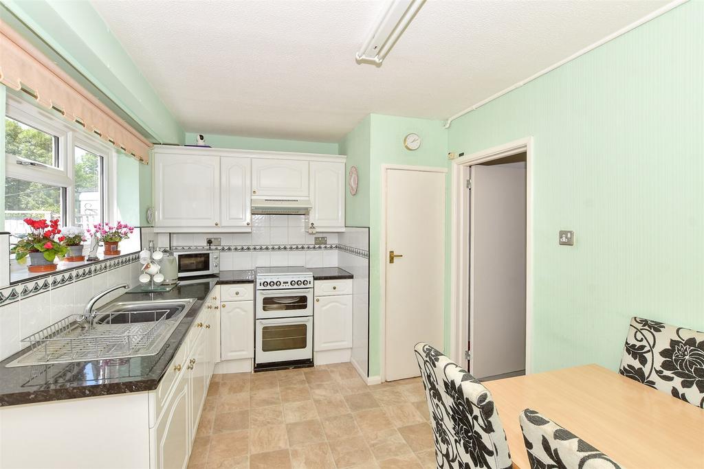 Ifield Road, Crawley RH11 3 bed end of terrace house - £264,500
