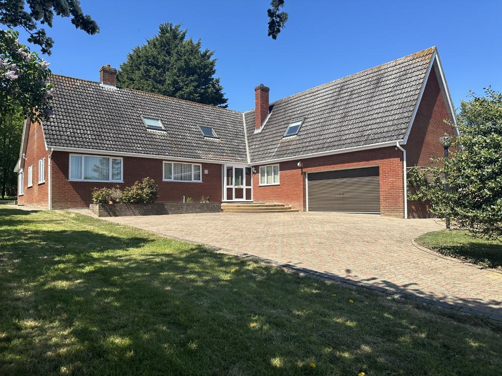 Model House, Wash Lane, Aslacton... 5 bed detached house for sale - £ ...