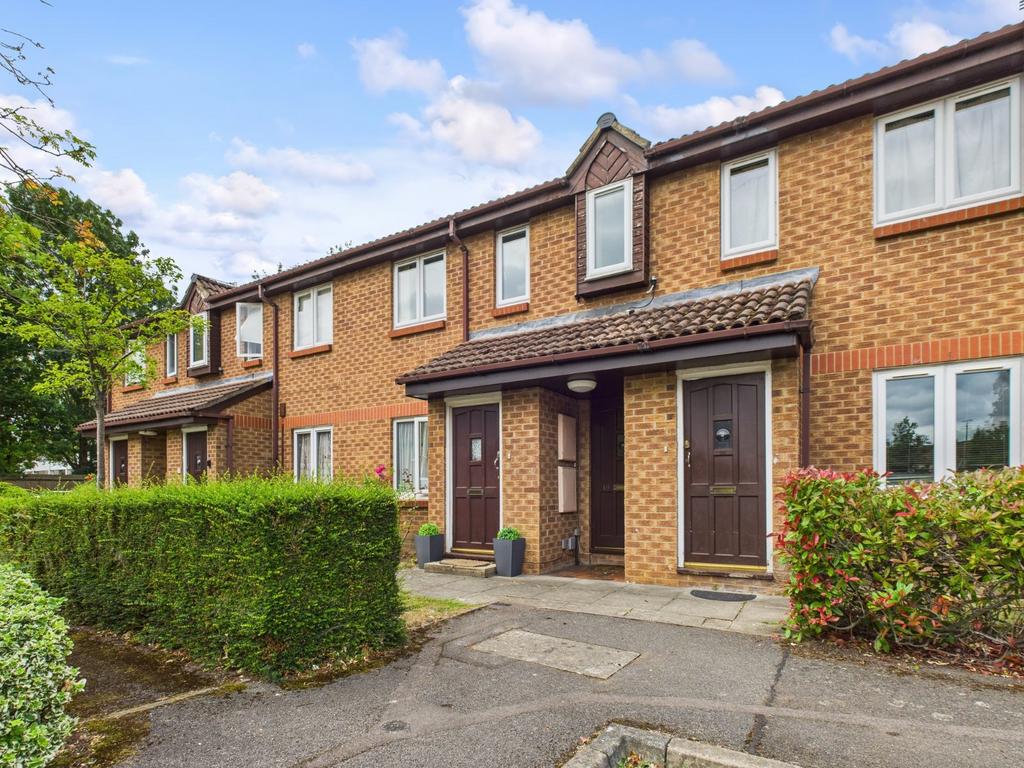 Wexham Road, Slough, Berkshire, SL2 1 bed maisonette for sale - £210,000