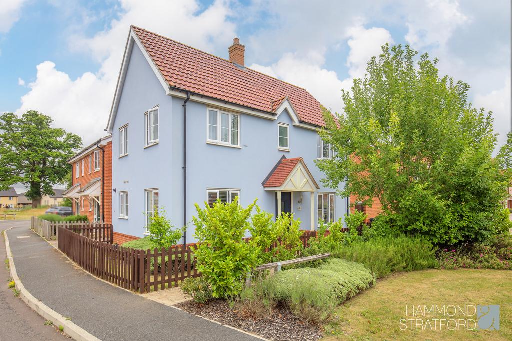 Sawyer Crescent, Hethersett 3 bed detached house - £315,000