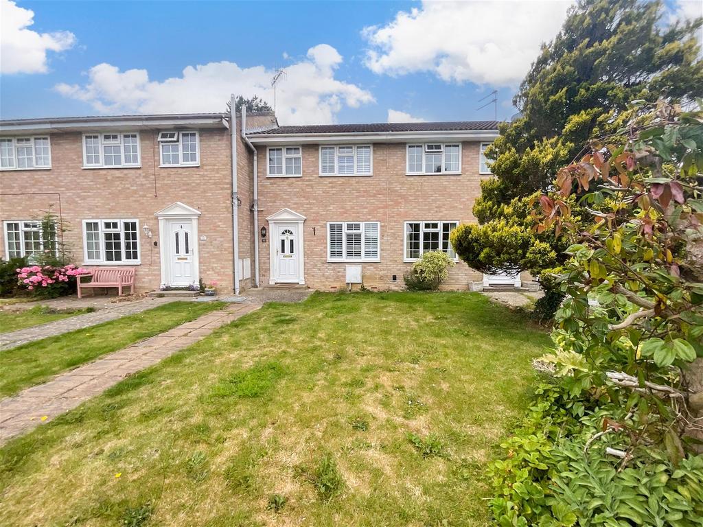 St. George's Walk, Eastergate... 3 bed terraced house - £294,000