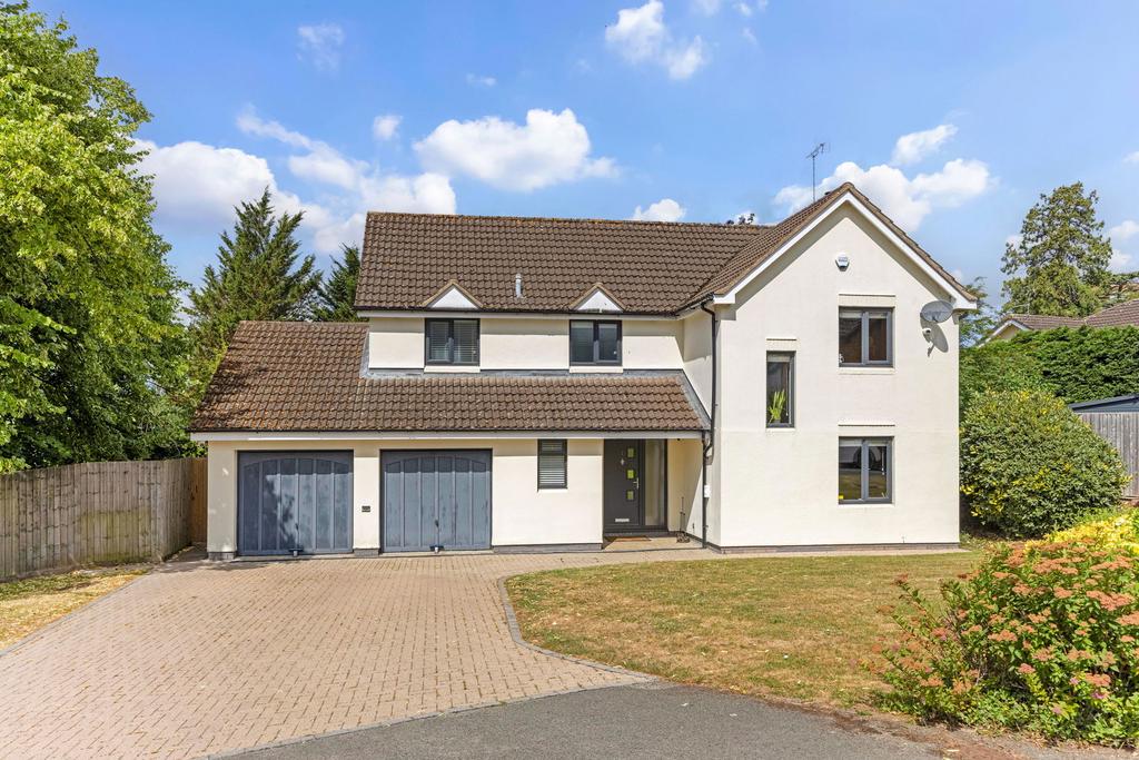 The Spinney, Pittville, Cheltenham, GL52 4 bed detached house for sale ...