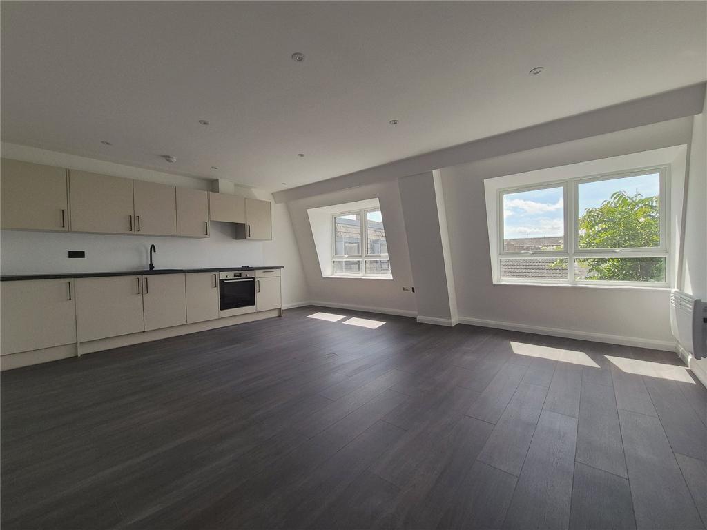 High Street, Swindon SN1 1 bed apartment - £925 pcm (£213 pw)