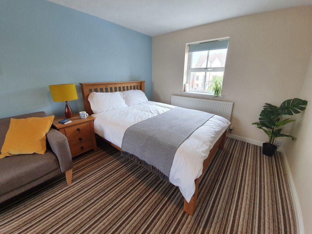 Rm 4, 14 West Water Crescent, PE7 8LT 1 bed in a house share - £639 pcm ...