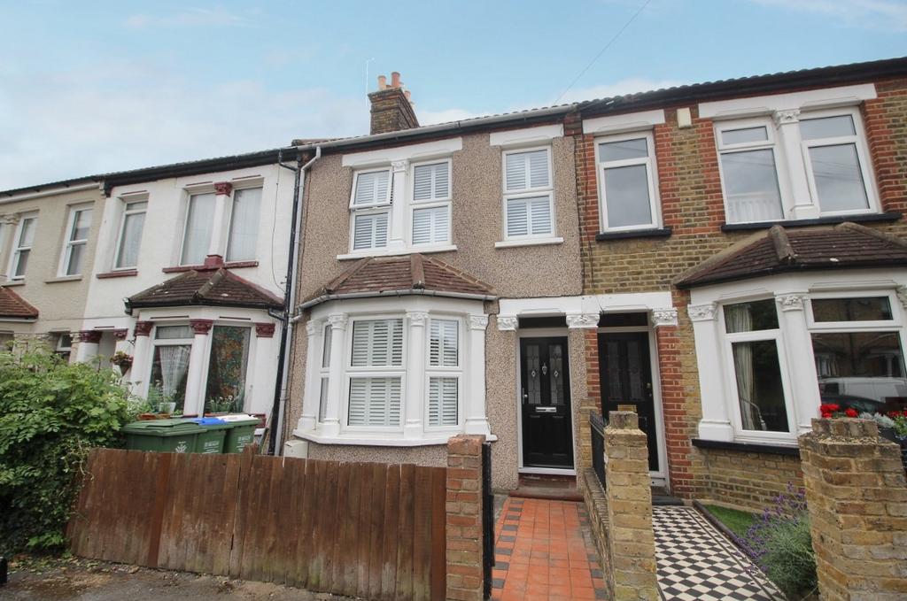 Izane Road Bexleyheath DA6 3 bed terraced house to rent - £2,100 pcm (£ ...