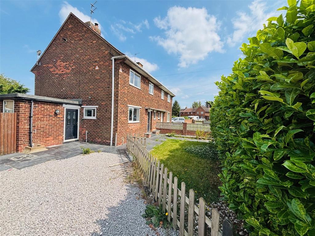 Empson Avenue, East Yorkshire DN14 3 bed semi-detached house - £165,000