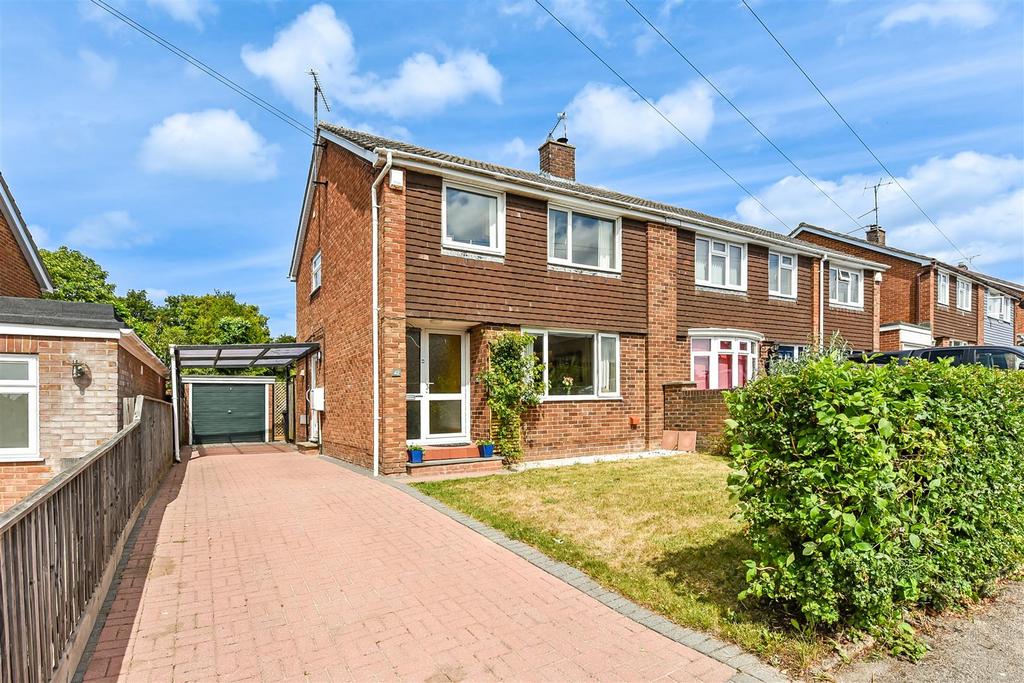 Colenzo Drive, Andover 3 bed semi-detached house - £370,000
