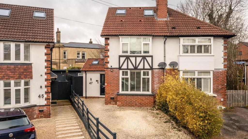 Roxholme Terrace, Leeds LS7 3 bed semi-detached house to rent - £1,550 pcm (£358 pw)