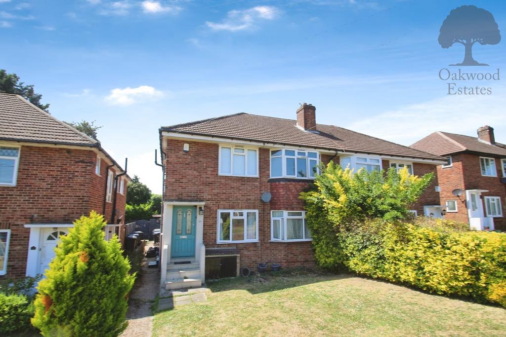 Swallow Street, Iver SL0 2 bed maisonette to rent - £1,700 pcm (£392 pw)