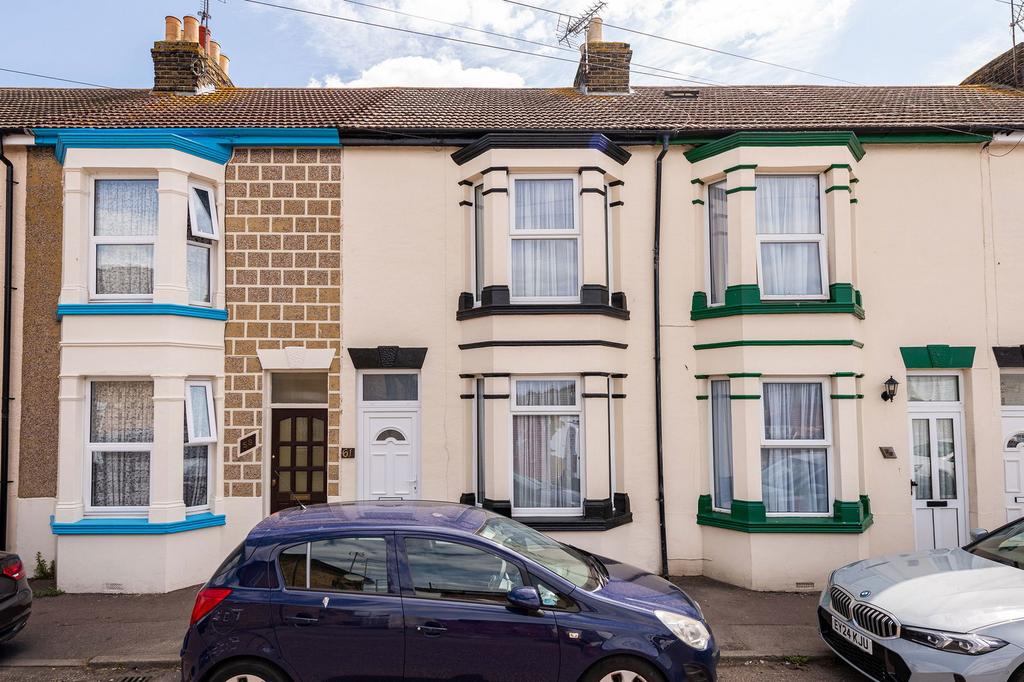 Richmond Street, Sheerness ME12 2 bed terraced house for sale - £150,000