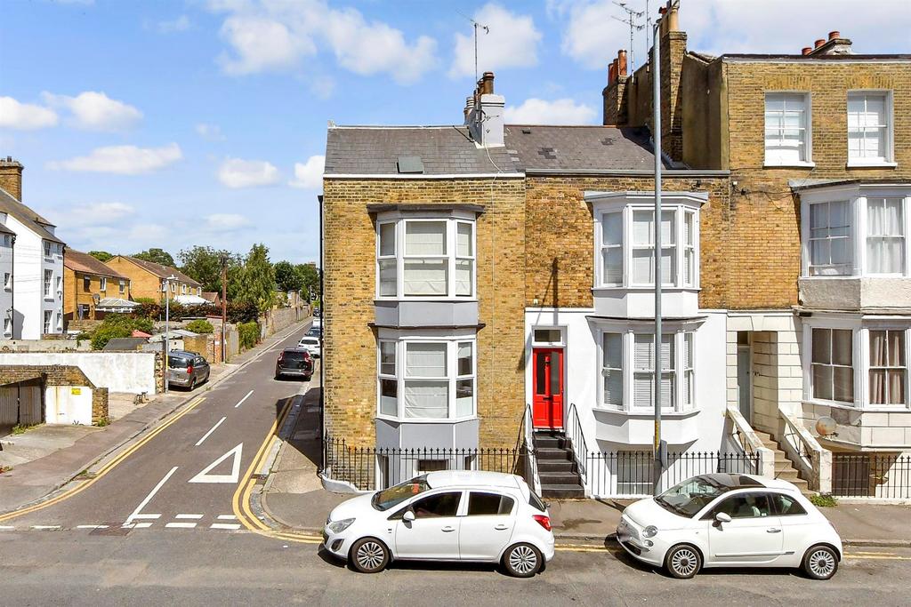 St. Augustine's Road, Ramsgate, Kent 5 bed end of terrace house - £250,000