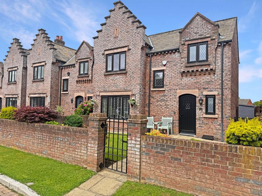 Rickerby Court, Carlisle CA3 3 bed end of terrace house - £315,000
