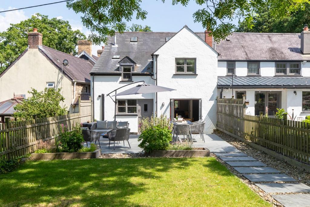 Gelli, Narberth, SA66 4 bed end of terrace house - £325,000
