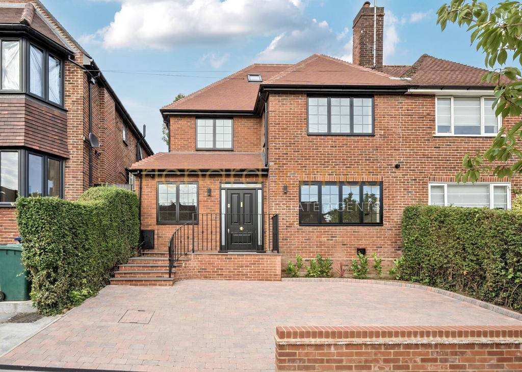 Sunnyfield, Mill Hill, London, NW7 4 bed house for sale - £1,595,000