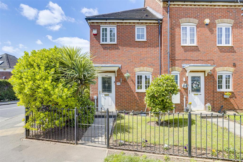 Watnall Road, Hucknall NG15 2 bed terraced house - £895 pcm (£207 pw)
