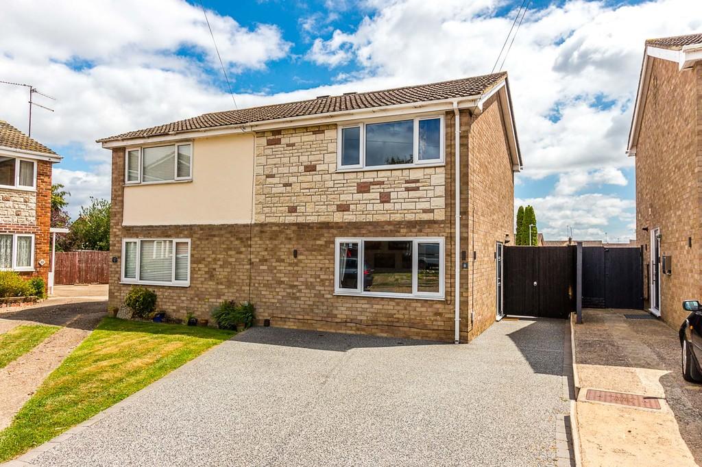 Franciscan Close, Rushden NN10 2 bed semi-detached house for sale - £ ...