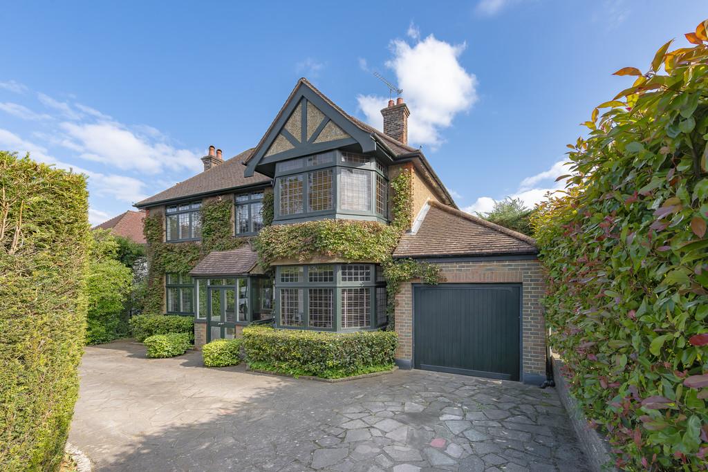 Warwick Road, Coulsdon CR5 4 bed detached house for sale - £1,100,000