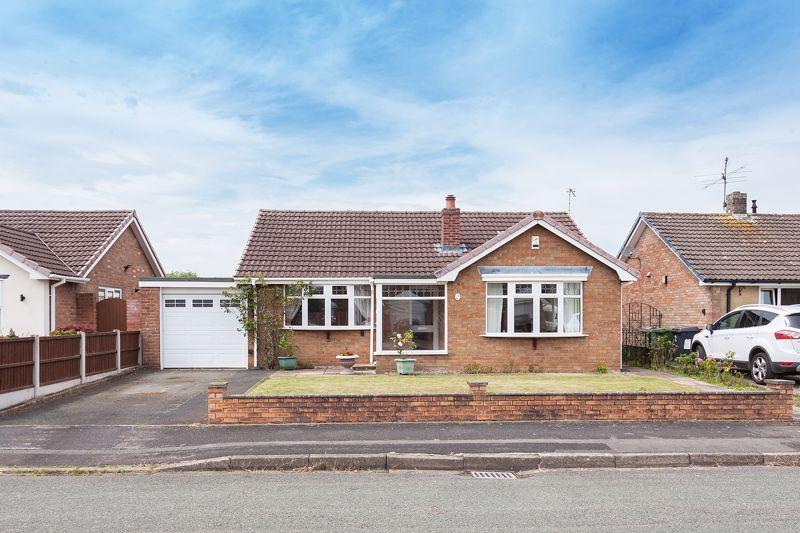 Truro Close, Congleton 2 bed detached bungalow - £325,000
