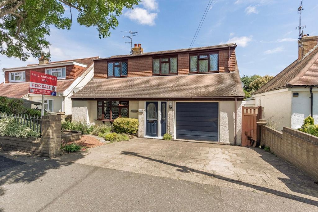 Herbert Road, Gillingham ME8 3 bed chalet - £450,000