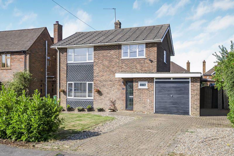 New Pond Road, Holmer Green HP15 3 bed detached house for sale - £670,000