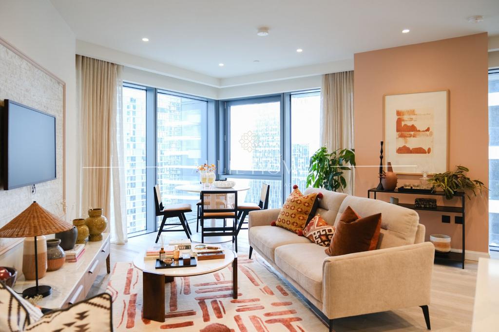 Off Admirals Way, Marsh Wall, London E14 2 bed flat - £1,285,000