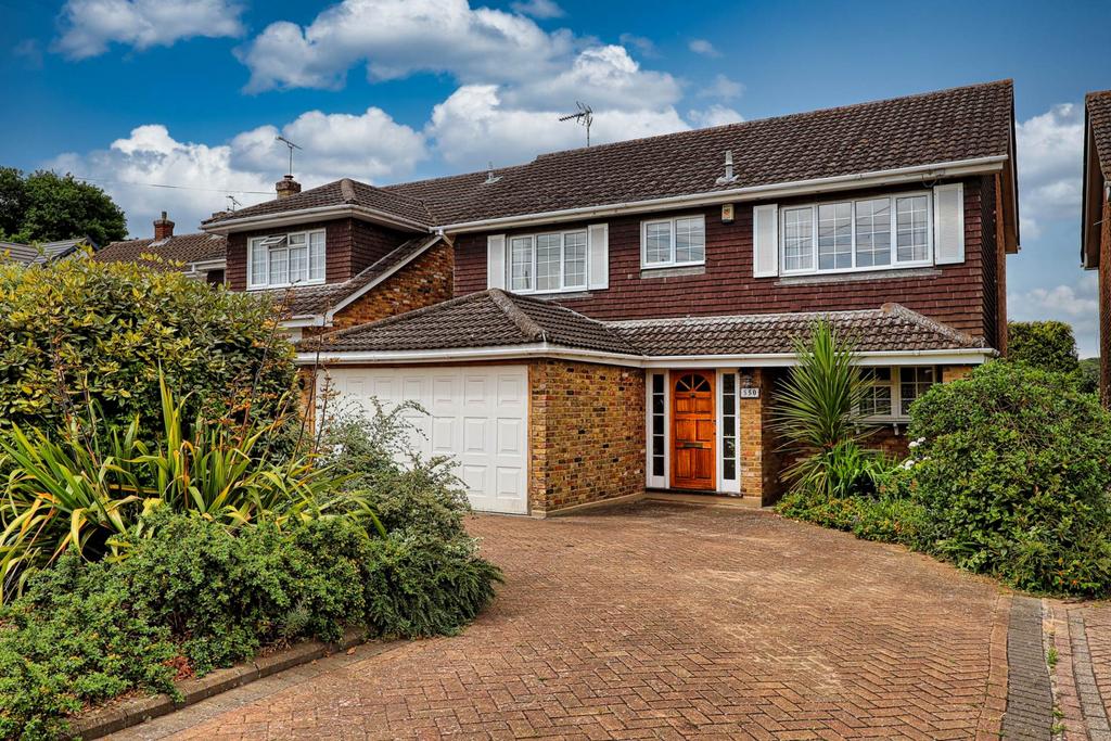 Daws Heath Road, Thundersley 4 bed detached house for sale - £575,000