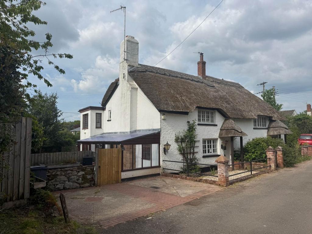 The Avenue, Exton 3 bed cottage for sale - £325,000